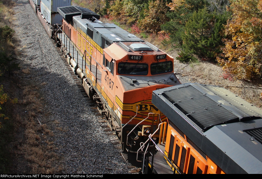 BNSF 4187